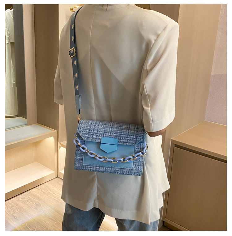 Chain Messenger Crossbody